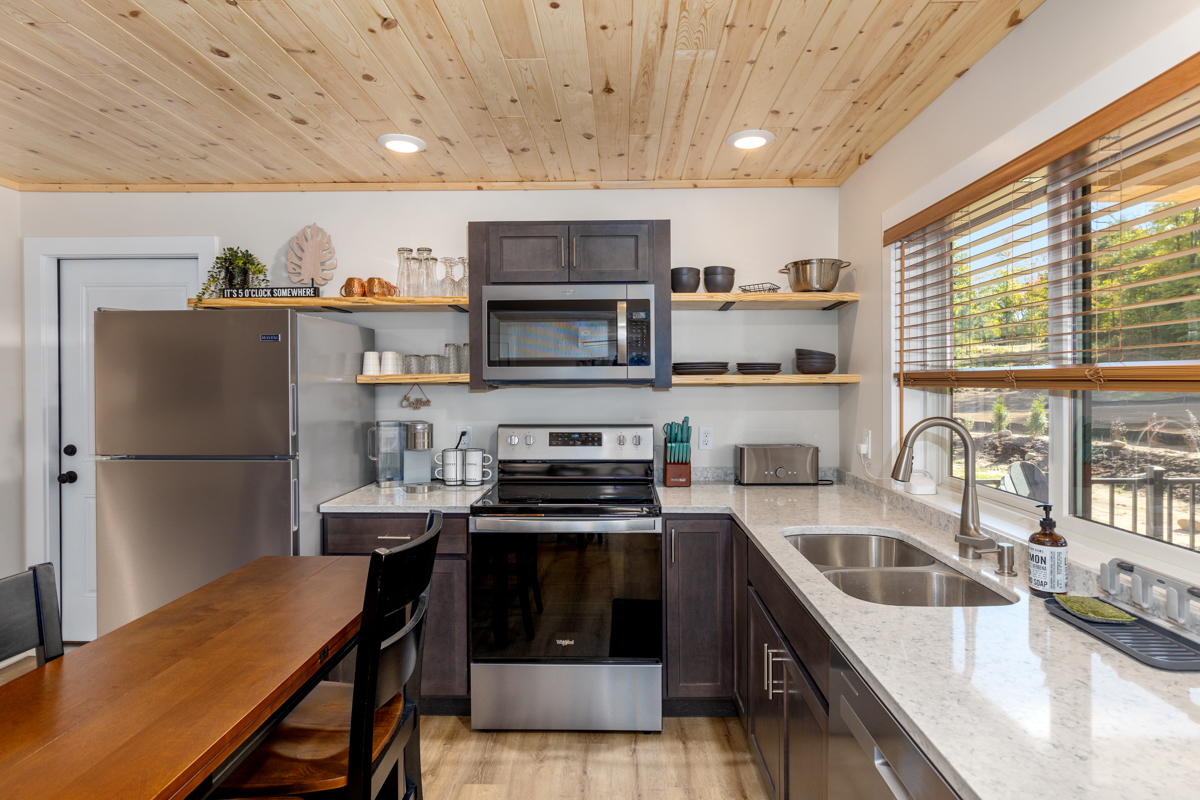 Full Luxury Cabin – Dragon Adventures Base Camp